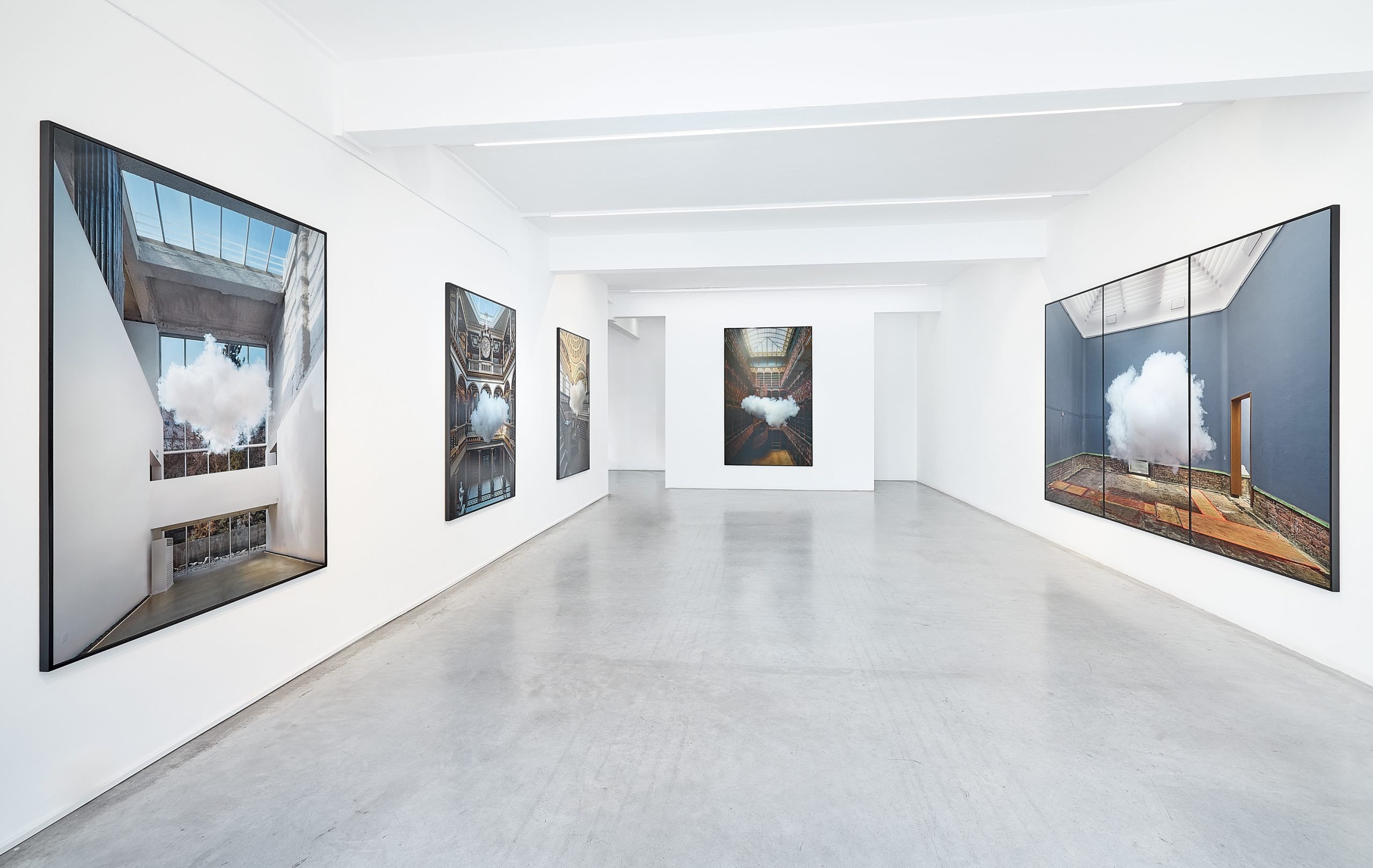 Berndnaut Smilde: Vertical Visibility Exhibition - Ronchini